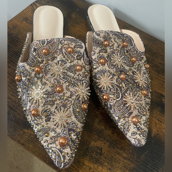 SHEIN | Shoes | Shein Paisley Embellished Mules In Gold And Black ...